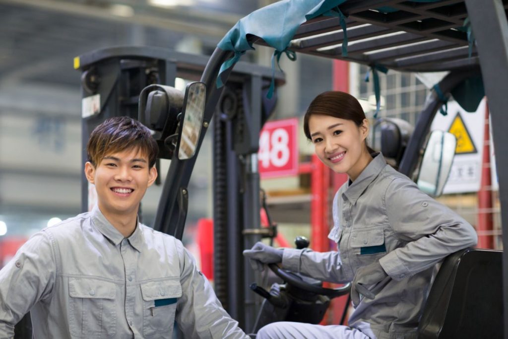Clark LEP Lithium Forklift — Perfect Alternative to Diesel and LPG