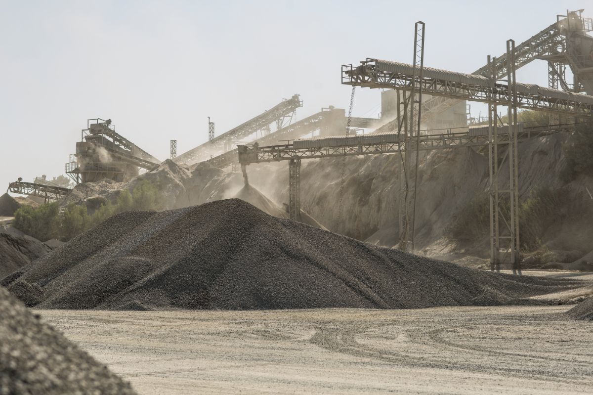 What are Aggregates and Why Do They Need the Vibrating Screen?