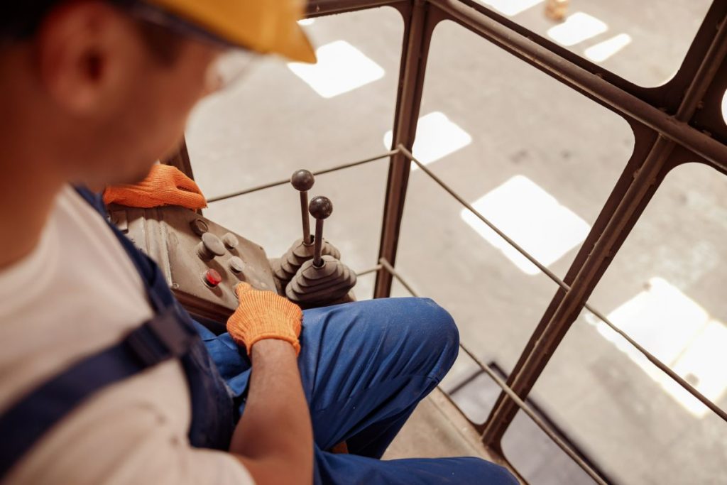 Safety Tips for Construction Hoists