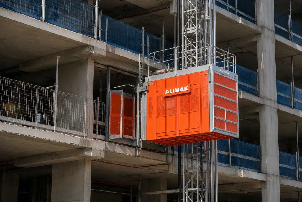 How Do Construction Hoists Improve Worker Safety in High-Rise Projects