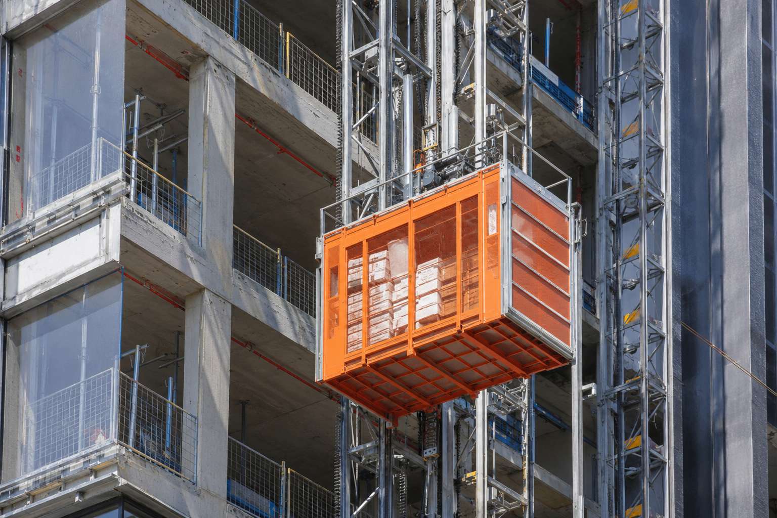 How Do Construction Hoists Improve Worker Safety in High-Rise Projects
